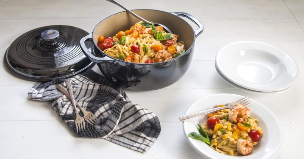 Creamy Shrimp & Corn Pasta – Lodge Cast Iron