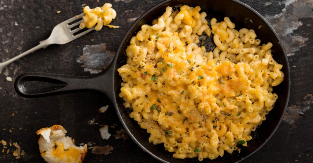 Maccheroni Della Fattoria Con Formaggio – Lodge Cast Iron